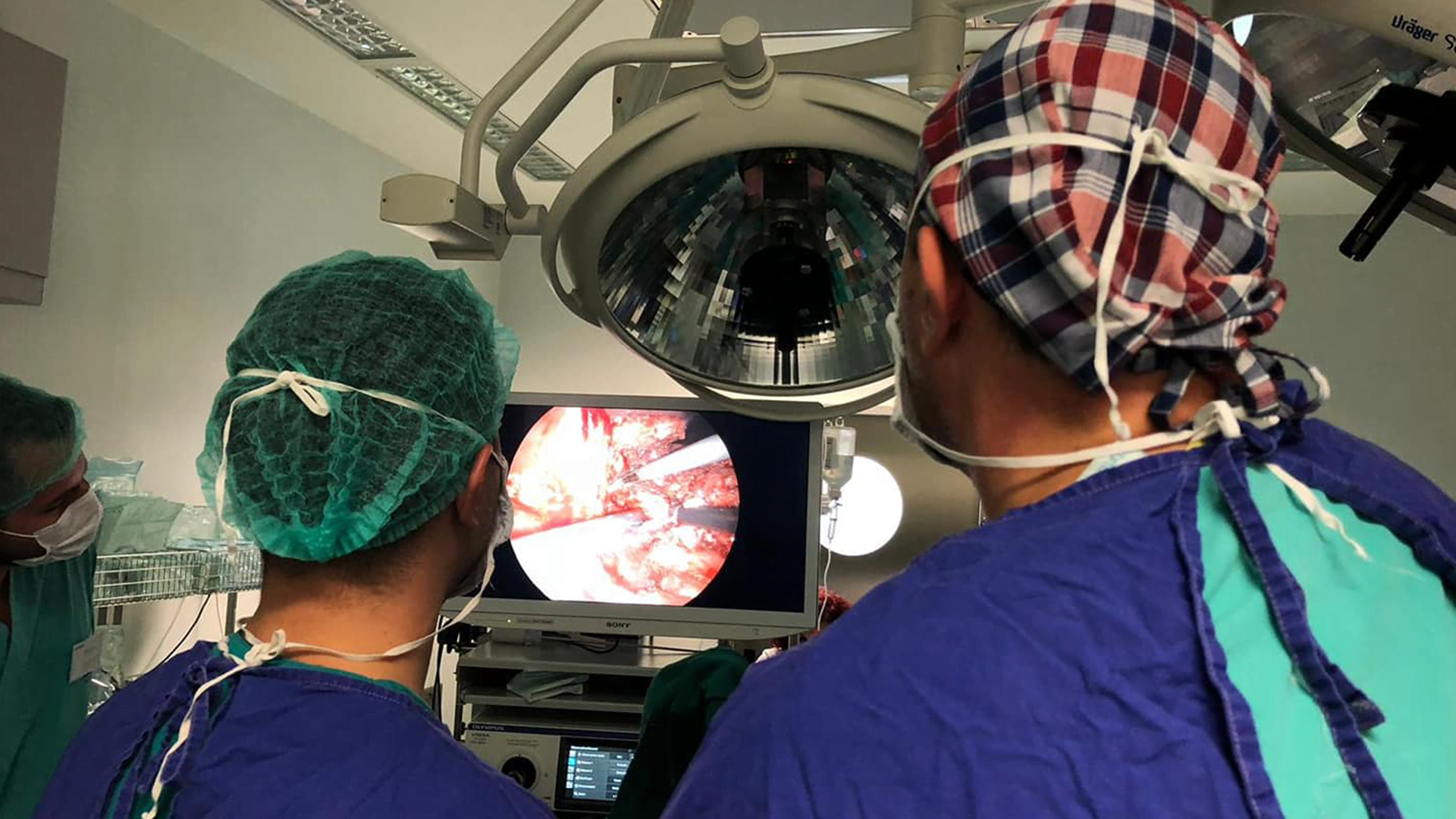 Premieră medicală! Cancer de limbă, operat prin metodă endoscopică ...